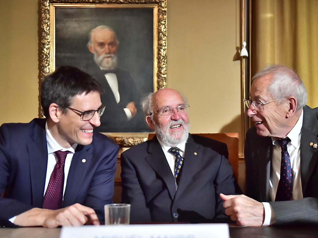 Michel Mayor et Didier Queloz ont reçu leur Prix Nobel - RJB votre ...