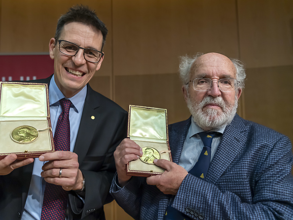 Nobel: Mayor et Queloz accueillis sur une autre planète à Genève - RFJ ...