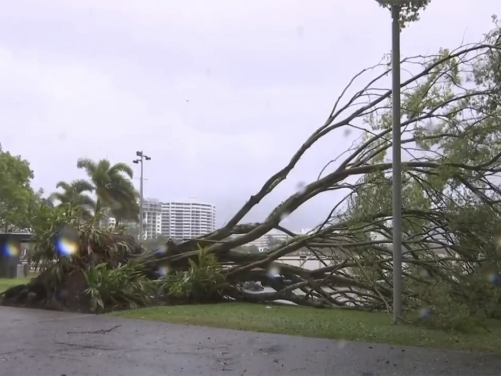 Un cyclone tropical se renforce en se dirigeant vers l'Australie - RFJ ...