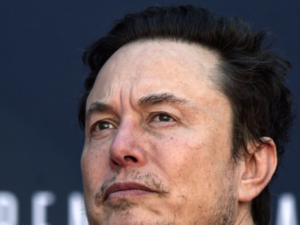 Elon Musk annonce que Neuralink a posé son premier implant cérébral ...