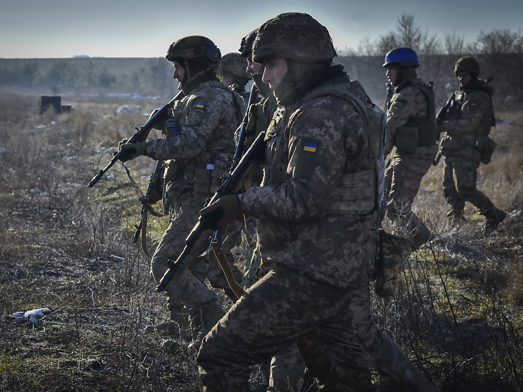 L'armée ukrainienne dit avoir capturé 27 soldats russes en Russie - RJB ...
