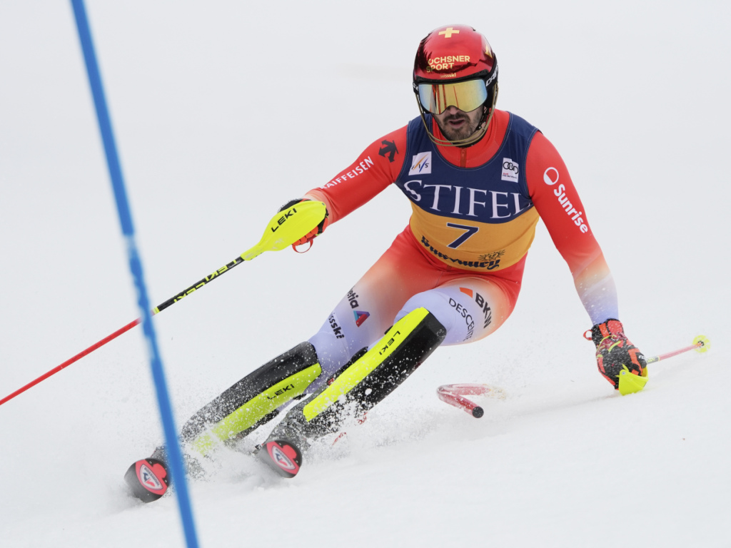 Décevant à Sölden, Loïc Meillard veut briller à Levi - RJB votre radio ...