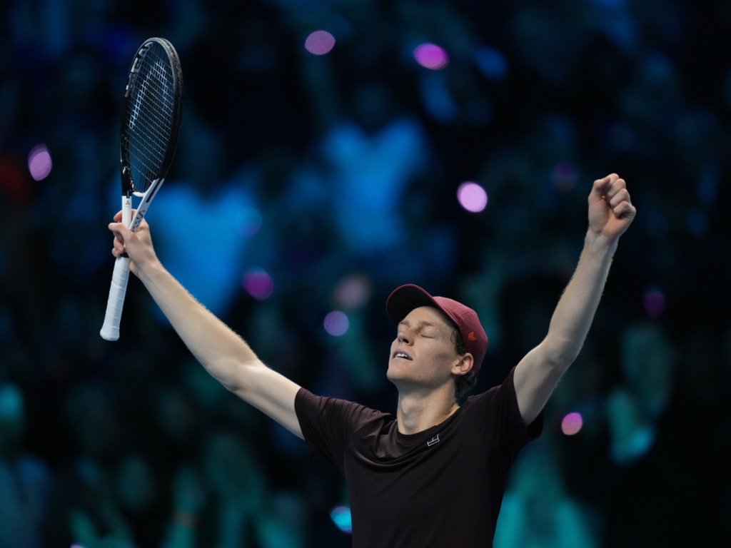 Masters ATP à Turin: Sinner bat Alcaraz en deux sets - RFJ votre radio ...