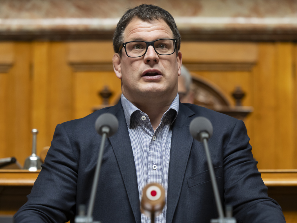 L'UDC ne vise pas un troisième siège au Conseil fédéral - RJB votre ...