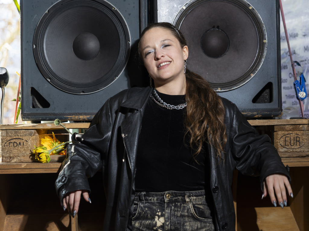 Premier album de la rappeuse lausannoise Nathalie Froehlich - RTN votre ...