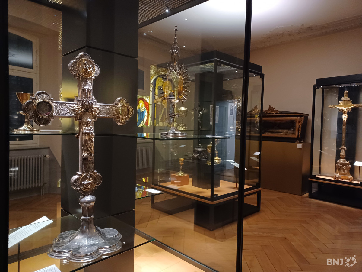 Une croix d’autel de Porrentruy sera exposée au Louvre - RFJ votre ...